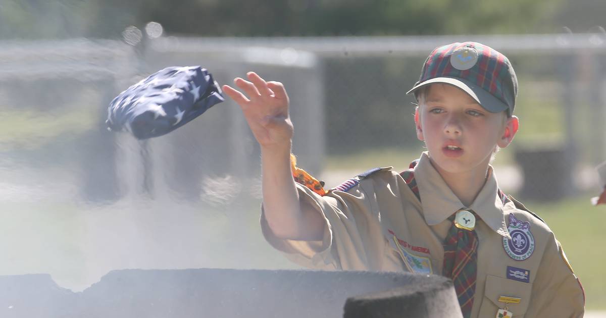 Photos: Veterans, Boy Scouts host flag retirement ceremony on Flag Day in Peru – Shaw Local
