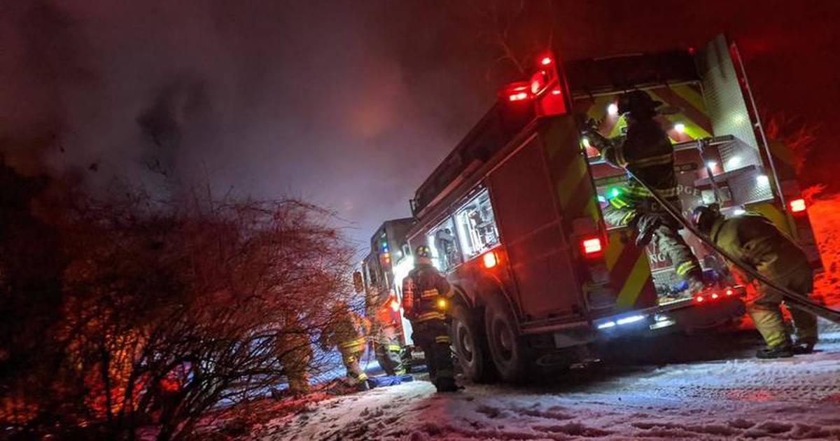 Firefighters battle heavy smoke at single-story fire outside of Ottawa ...