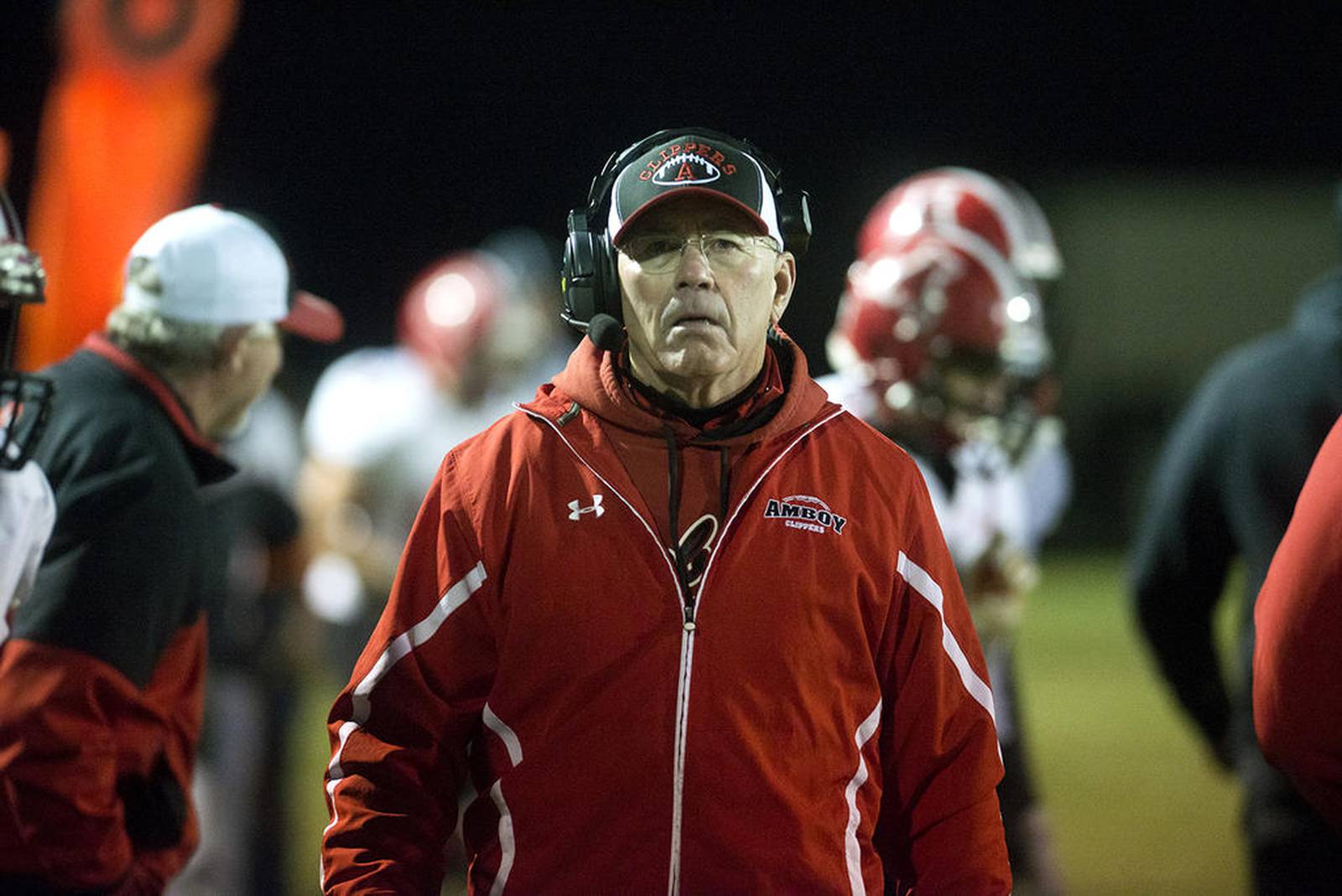 After 26 seasons, Jones hangs it up as Clippers head football coach ...
