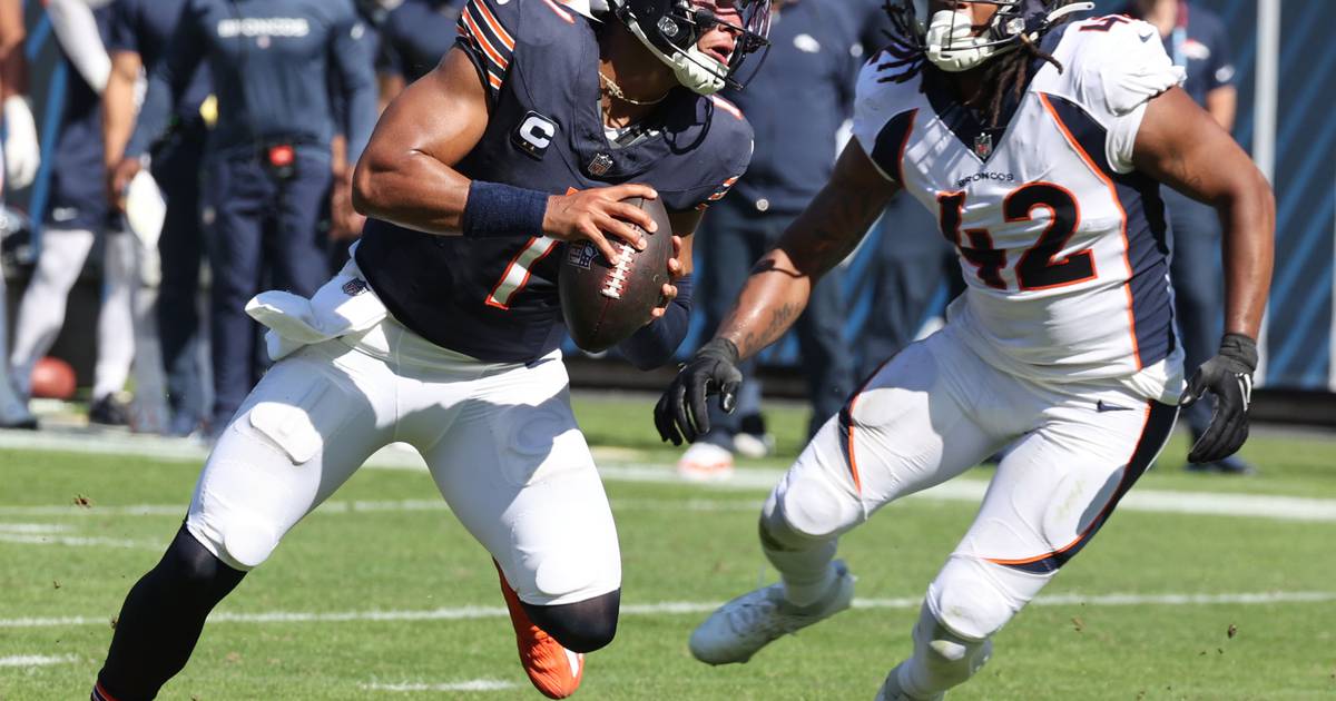 Photos: Chicago Bears lose 31-28 to the Denver Broncos at Soldier Field ...