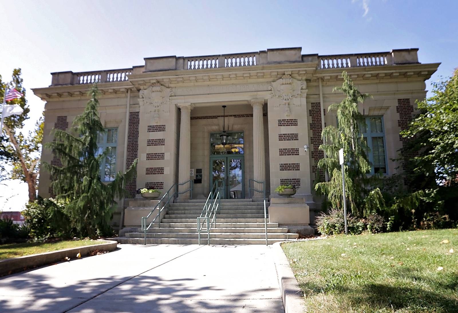La Salle Library awarded $40,000 grant – Shaw Local