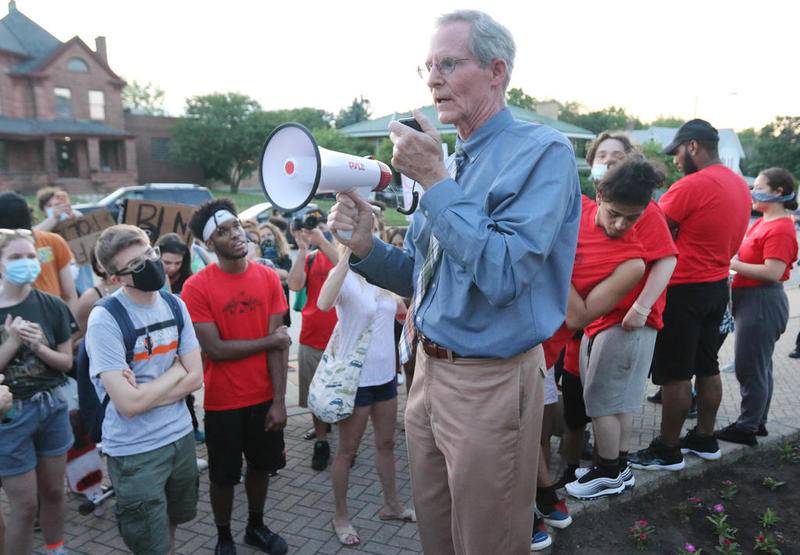 DeKalb City Manager says until violent crime drops, he doesn't support ...