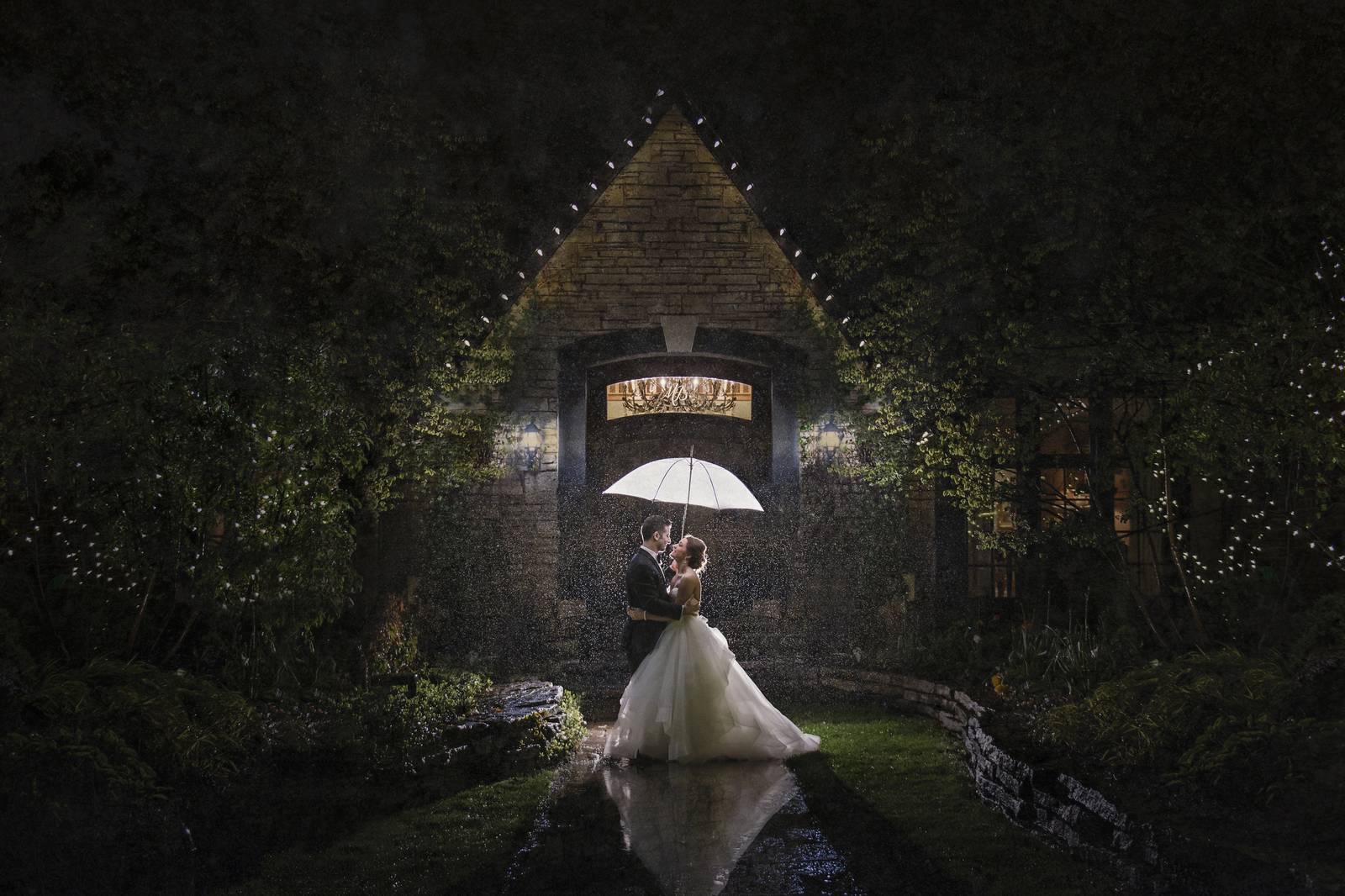 Kane County Magazine gets into the finer details of wedding photography ...