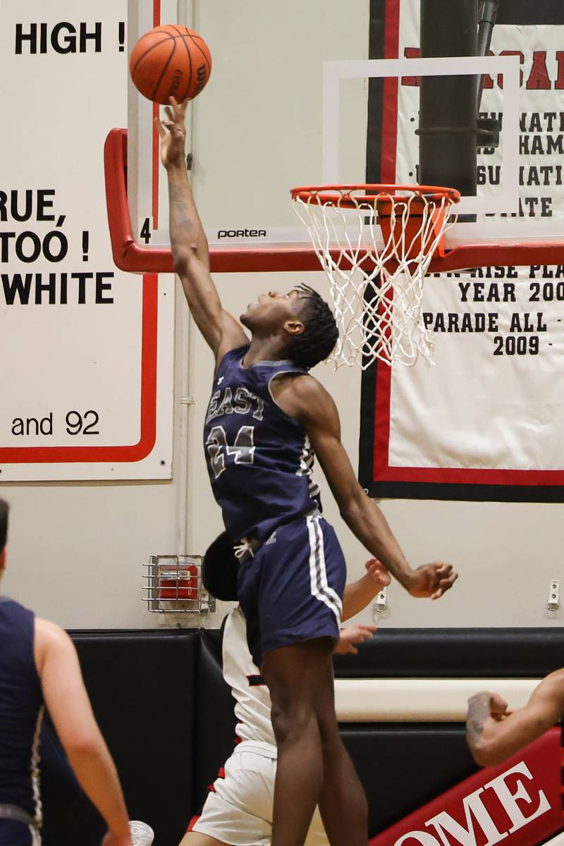 Photos: Oswego East vs. Bolingbrook Boys Basketball – Shaw Local