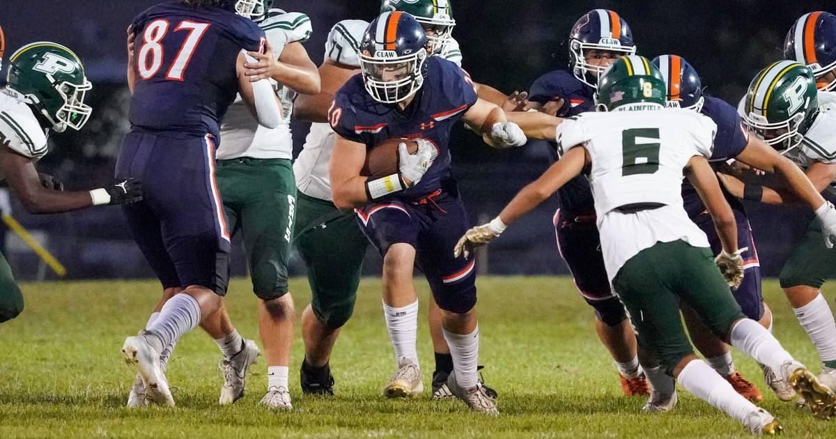 Record Newspapers football notes: Oswego’s ‘special’ junior class a big ...