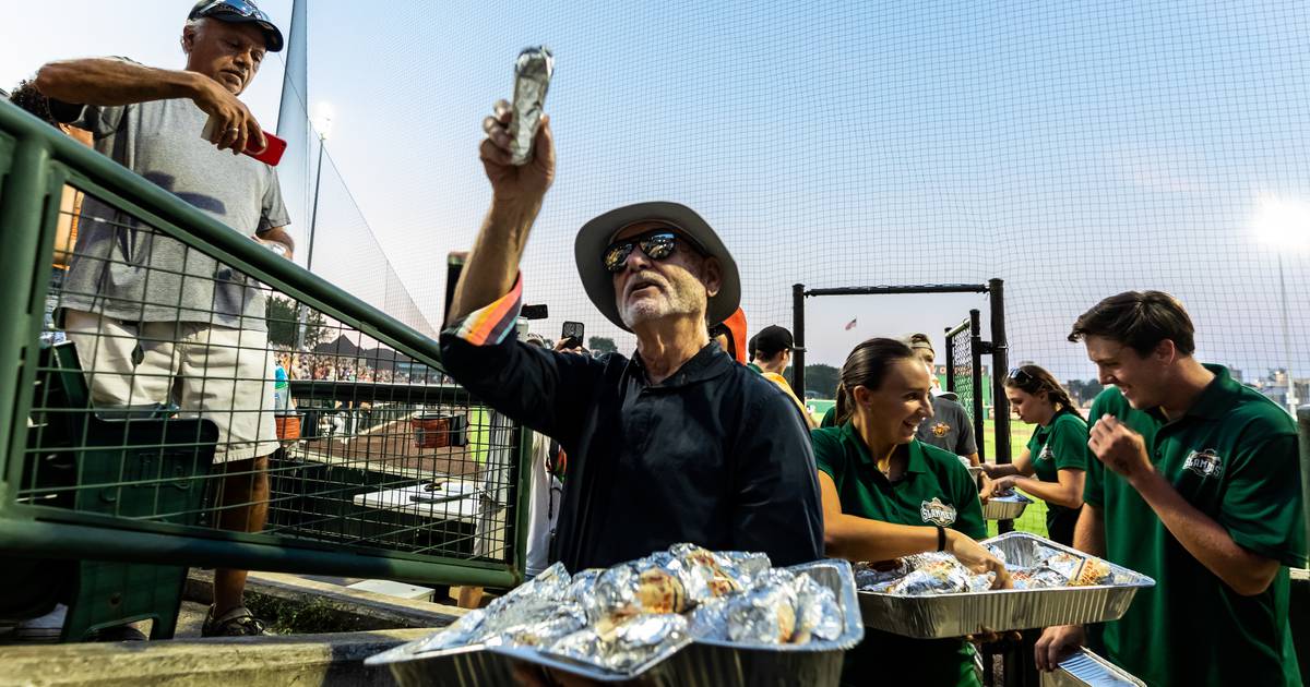Photos: Bill Murray on hand for Joliet Slammers hot dog drop – Shaw Local