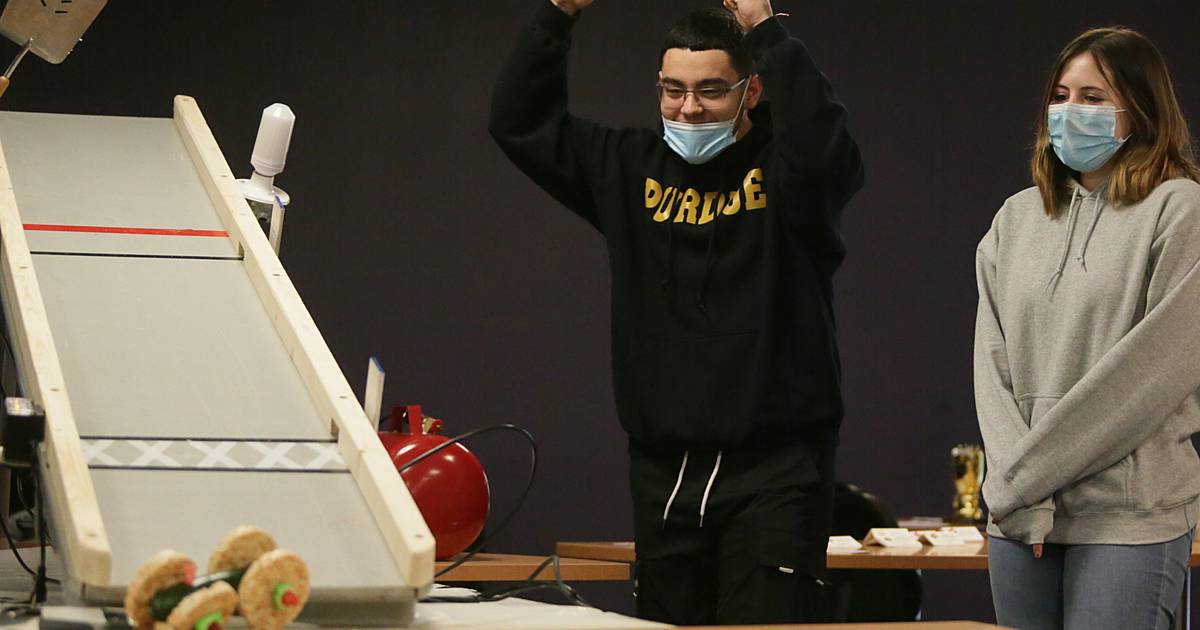 Photos: Students build cars out of food for the IVCC Edible Car Contest ...