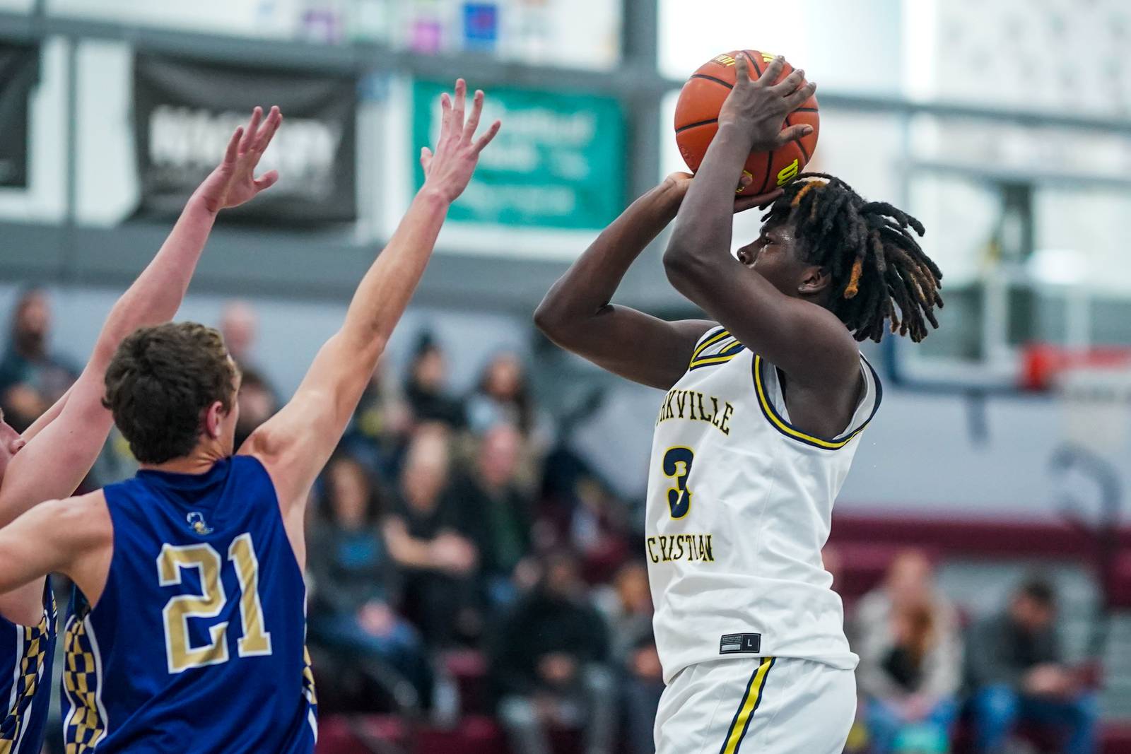 Jayden Riley scores 1,000th career point at Yorkville Christian, gets ...