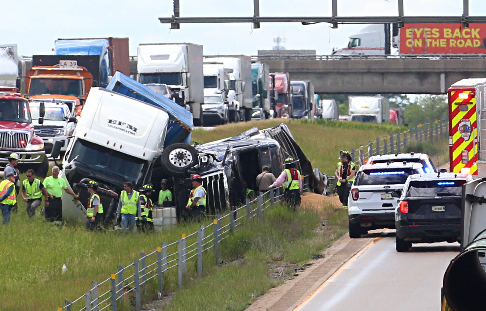 Photos: Interstate 80 semi trucks crash leads to delays near Utica – Shaw Local