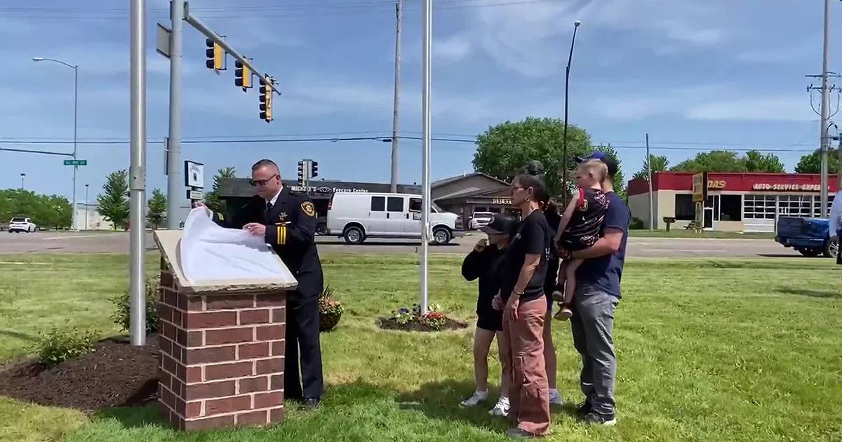 Video: Memorial unveiled for late DeKalb County Sheriff's Deputy ...