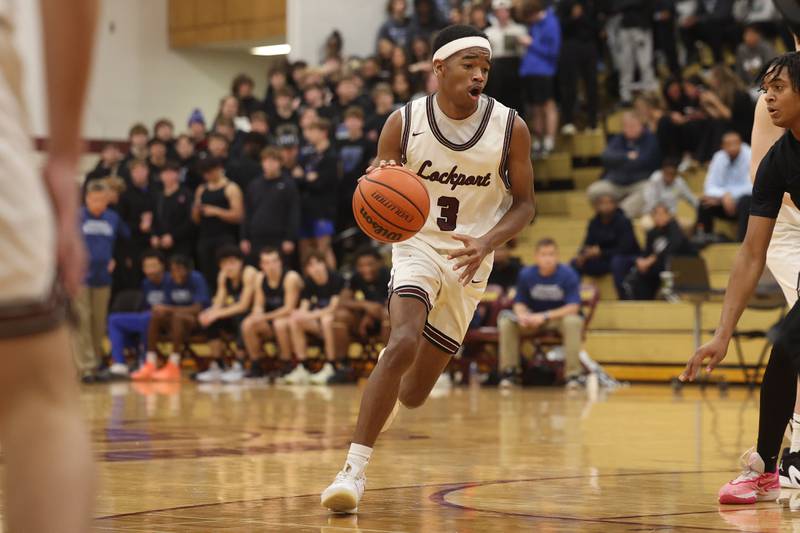 Photos: Lincoln-Way East vs. Lockport Boys Basketball – Shaw Local