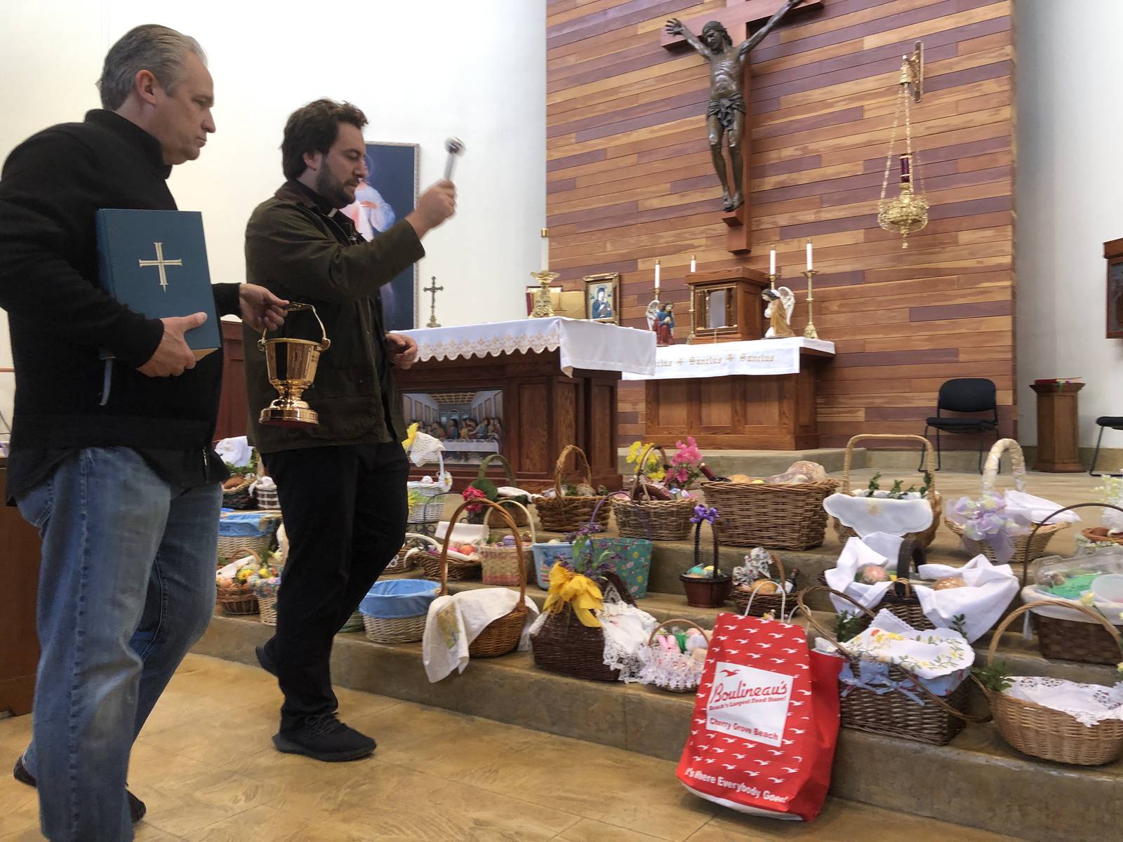 McHenry County Catholics get Easter basket blessings: ‘Family tradition ...