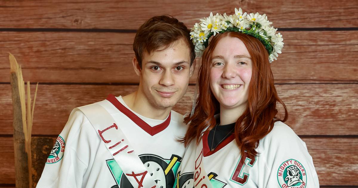 Hall High School crowns Sadie Hawkins Dance royalty – Shaw Local