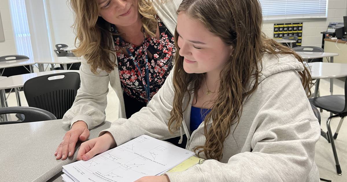 ‘Ability to inspire’: McHenry High’s Heidie Dunn named regional Teacher ...