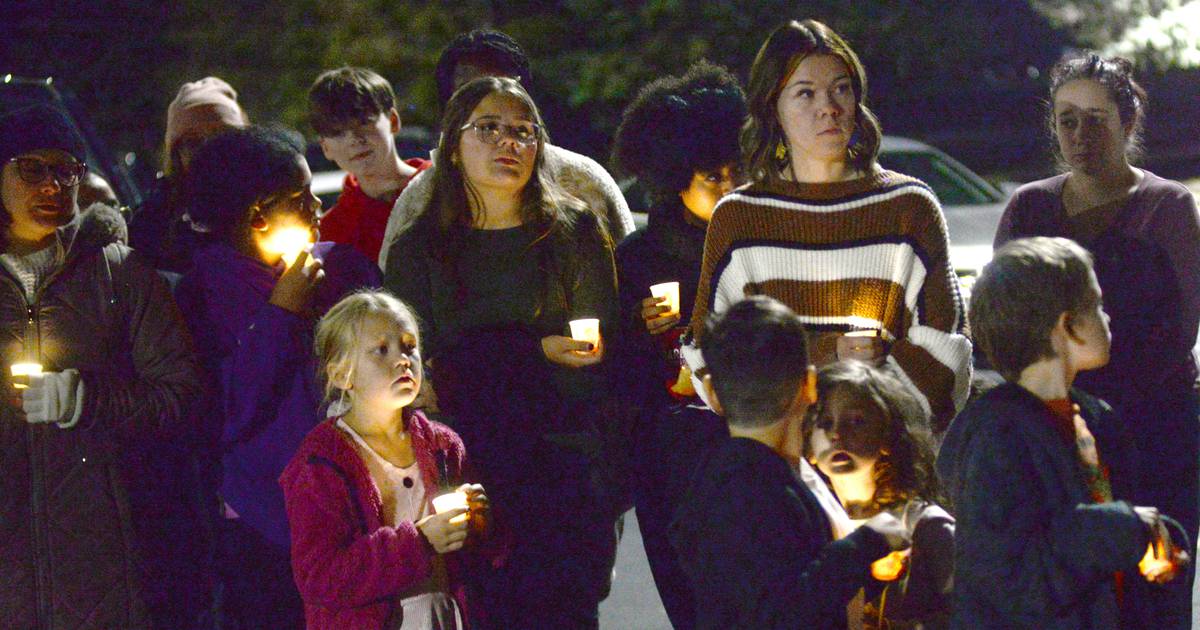 Candlelight vigil held for 16-year-old Ashton girl police say was ...