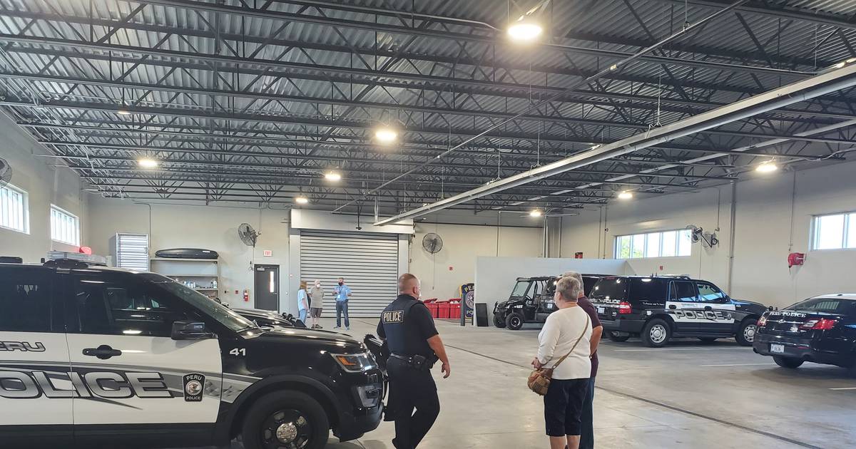 Photos: Peru Police Department hosts an open house of the new Public ...