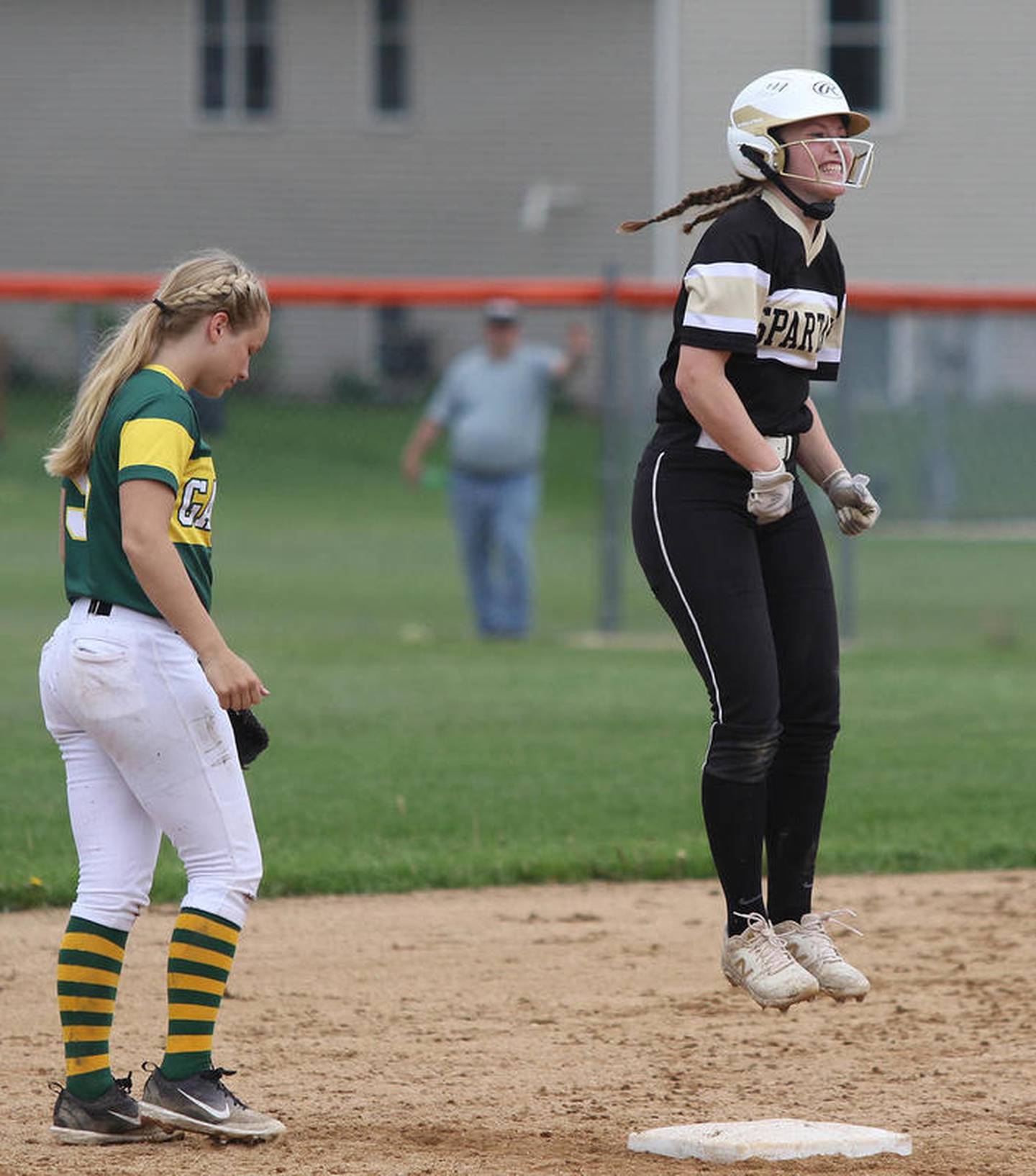 Photos: A look back at the Sycamore softball season – Shaw Local