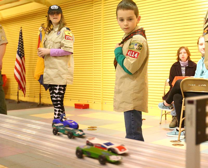 Photos: Boy Scouts race in the Pinewood Derby at the Peru Mall – Shaw Local