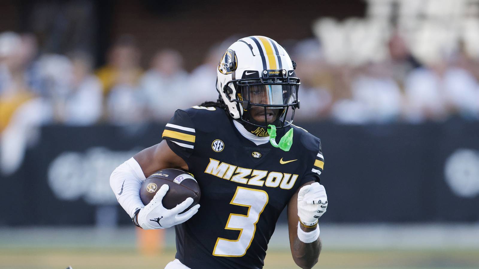 Chicago Bears select Missouri, East St. Louis wide receiver Luther Burden III in second round ...