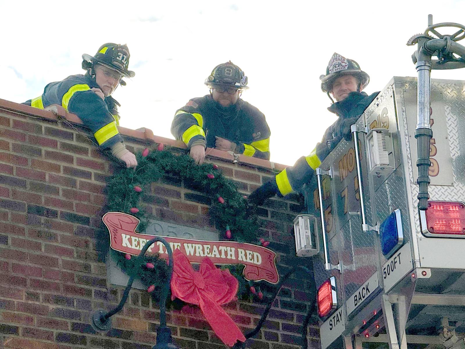 Fire chief urges residents to “Keep the Wreath Red” – Shaw Local