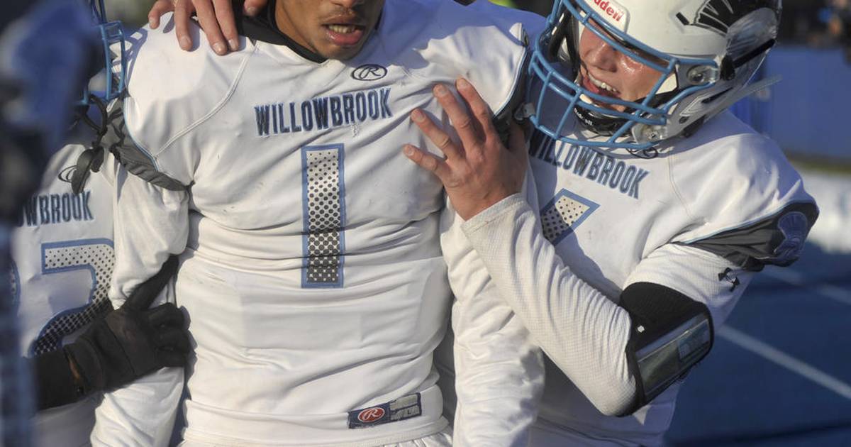 Deandre Holliday's huge pick-six sends Willowbrook to semifinals for ...