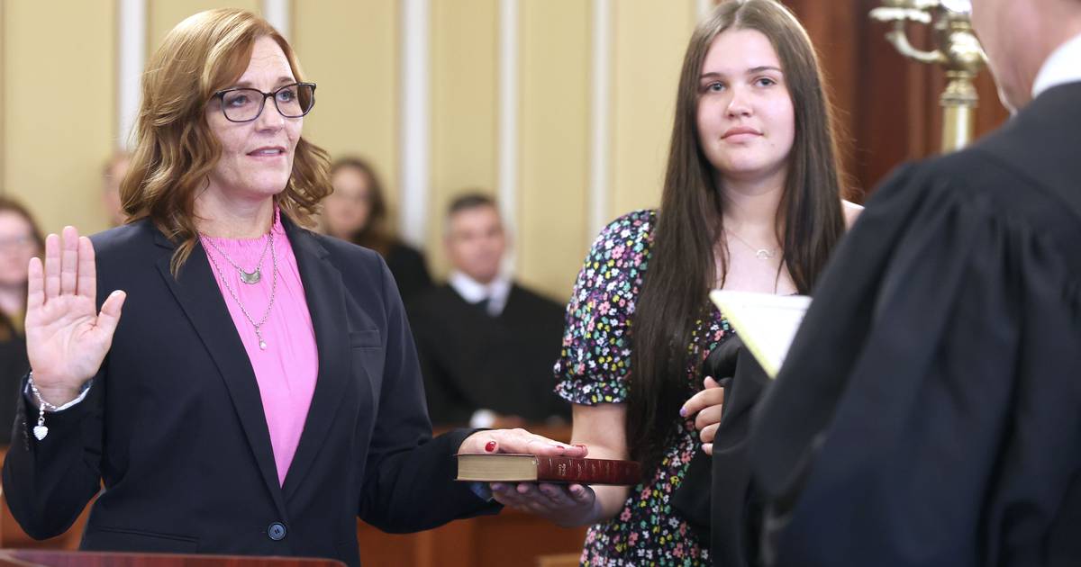 Photos: Konen sworn in as associate judge of the 23rd Judicial Circuit ...