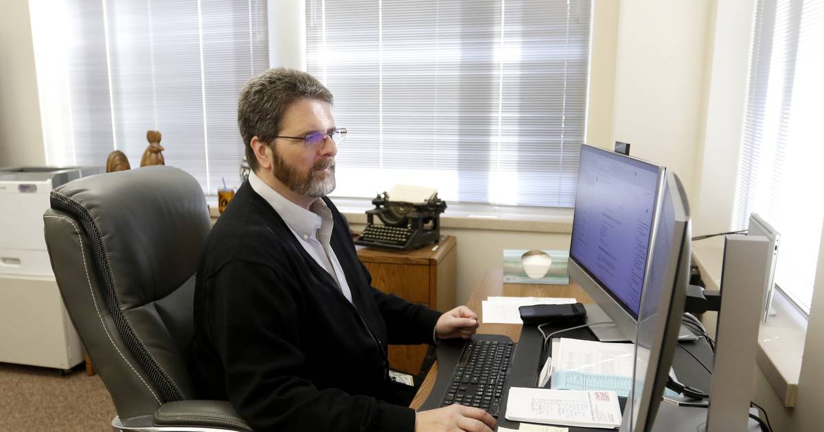 McHenry County clerk makes case for raise, citing safety risks for ...