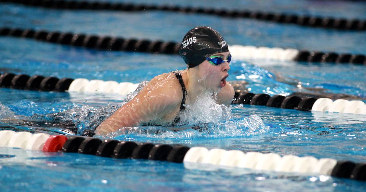 Photos: IHSA Girls Swimming and Diving State Finals – Shaw Local