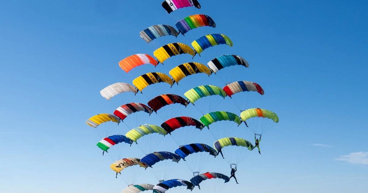 Morrison skydiver to be part of world record attempt, will represent Rochelle’s Chicagoland ...