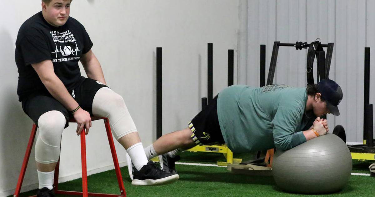 College football: McHenry County linemen reunite for workouts in ...