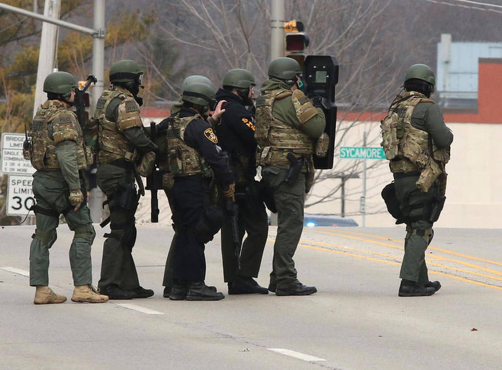 DeKalb County sheriff clarifies criteria on SWAT team deployment – Shaw ...
