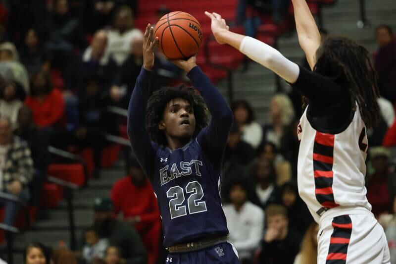 Photos: Oswego East vs. Bolingbrook Boys Basketball – Shaw Local