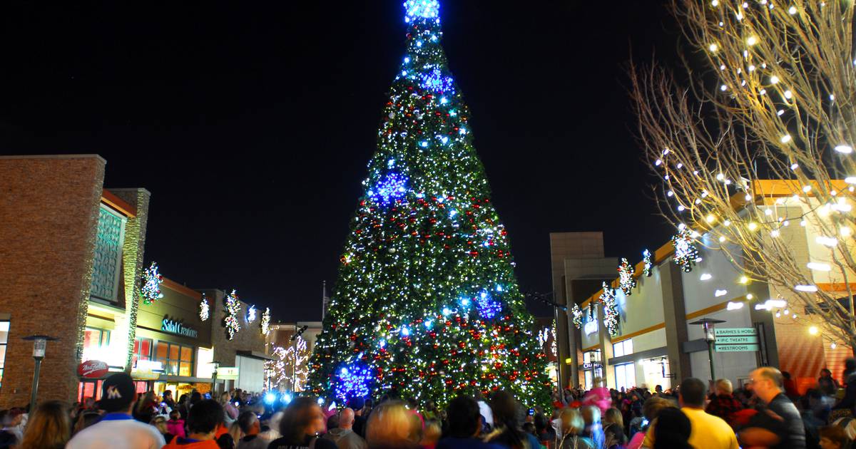 Bolingbrook's Festival of Lights draws thousands to Promenade Saturday ...