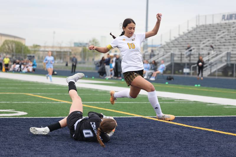 Photos: Joliet West vs. Plainfield South Girls Soccer – Shaw Local