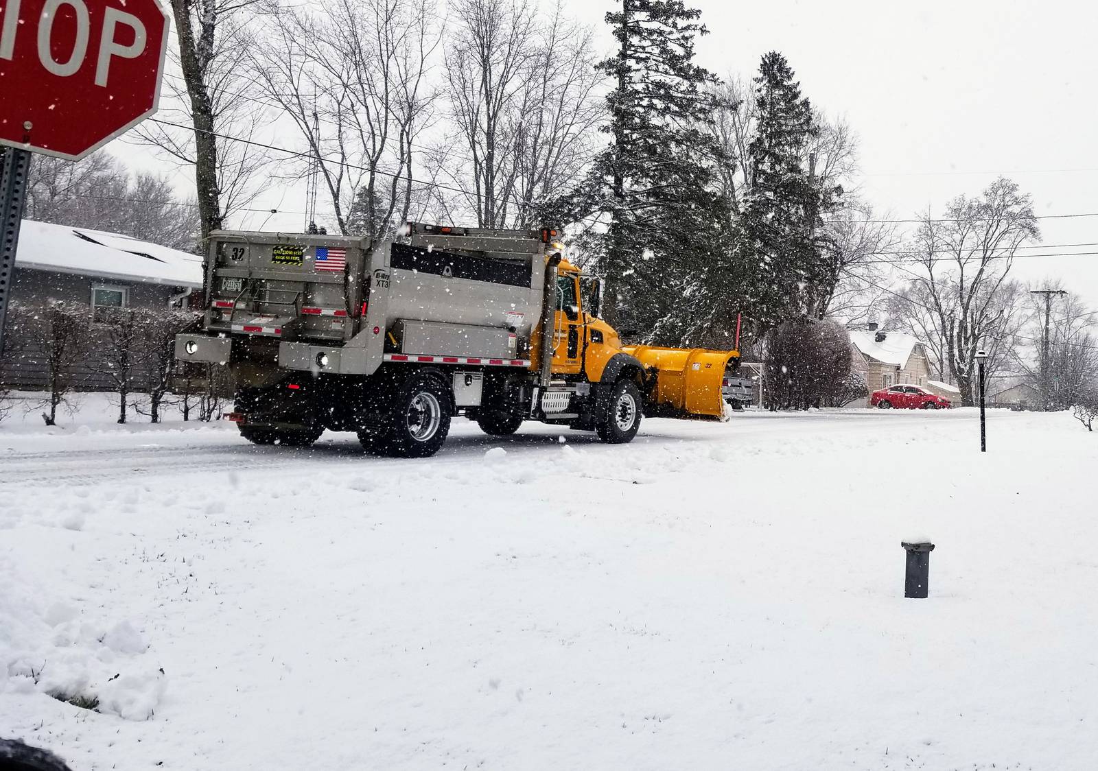 Northern Illinois residents wake up to icy, slippery roads – Shaw Local