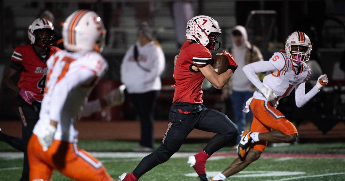 Photos: Bradley-Bourbonnais hosts Shepard in Class 6A first-round ...