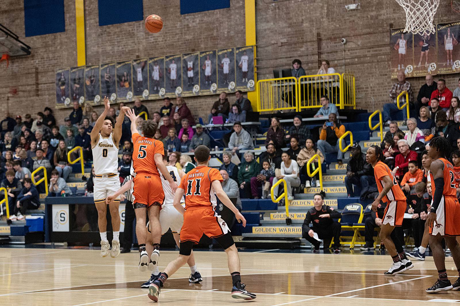 Boys basketball: Klaver-Schilling-Austin combo powers Sterling past ...