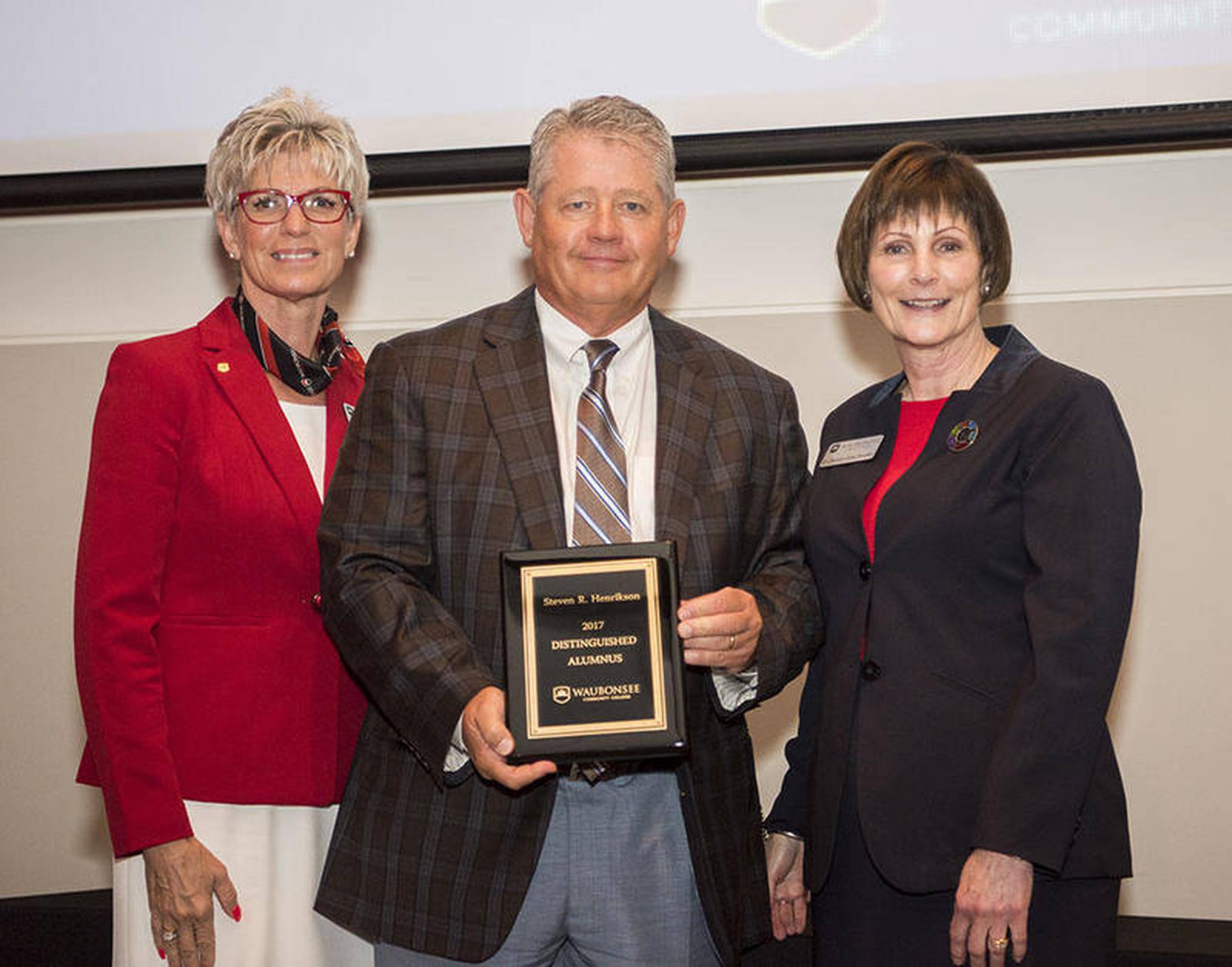 Steven R. Henrickson named Waubonsee's Distinguished Alumnus – Shaw Local