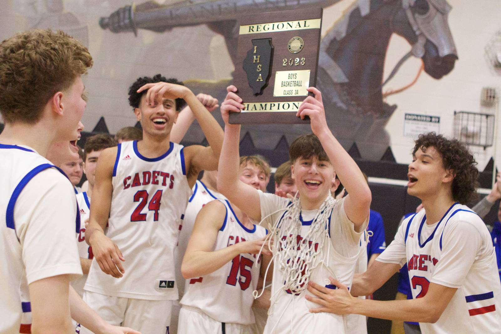 Boys basketball: Collin Wainscott scores 35, shoots Marmion past ...