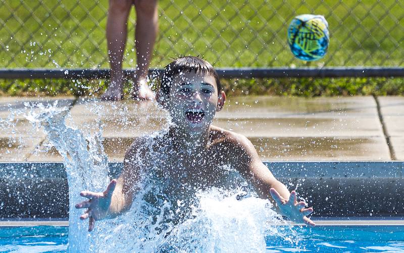 Algonquin pool opens for summer Saturday – Shaw Local