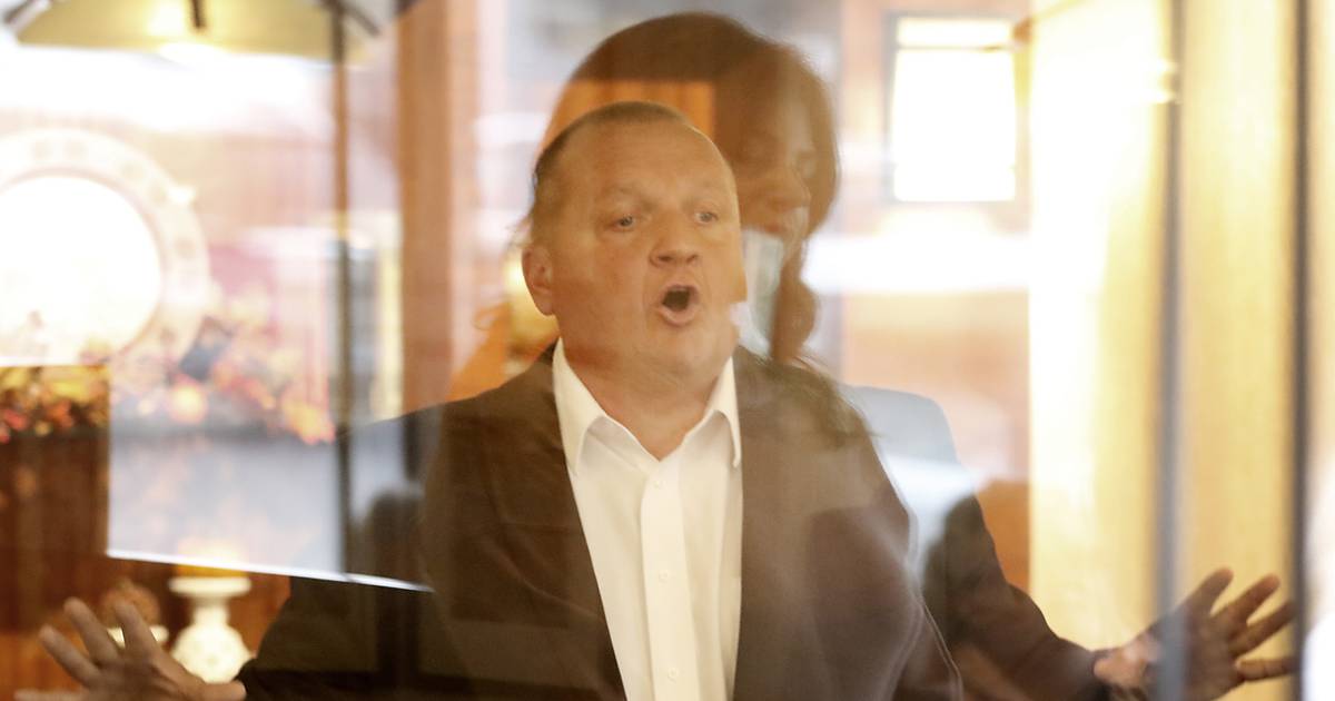 Illinois Attorney General candidate Thomas DeVore visits Crystal Lake ...