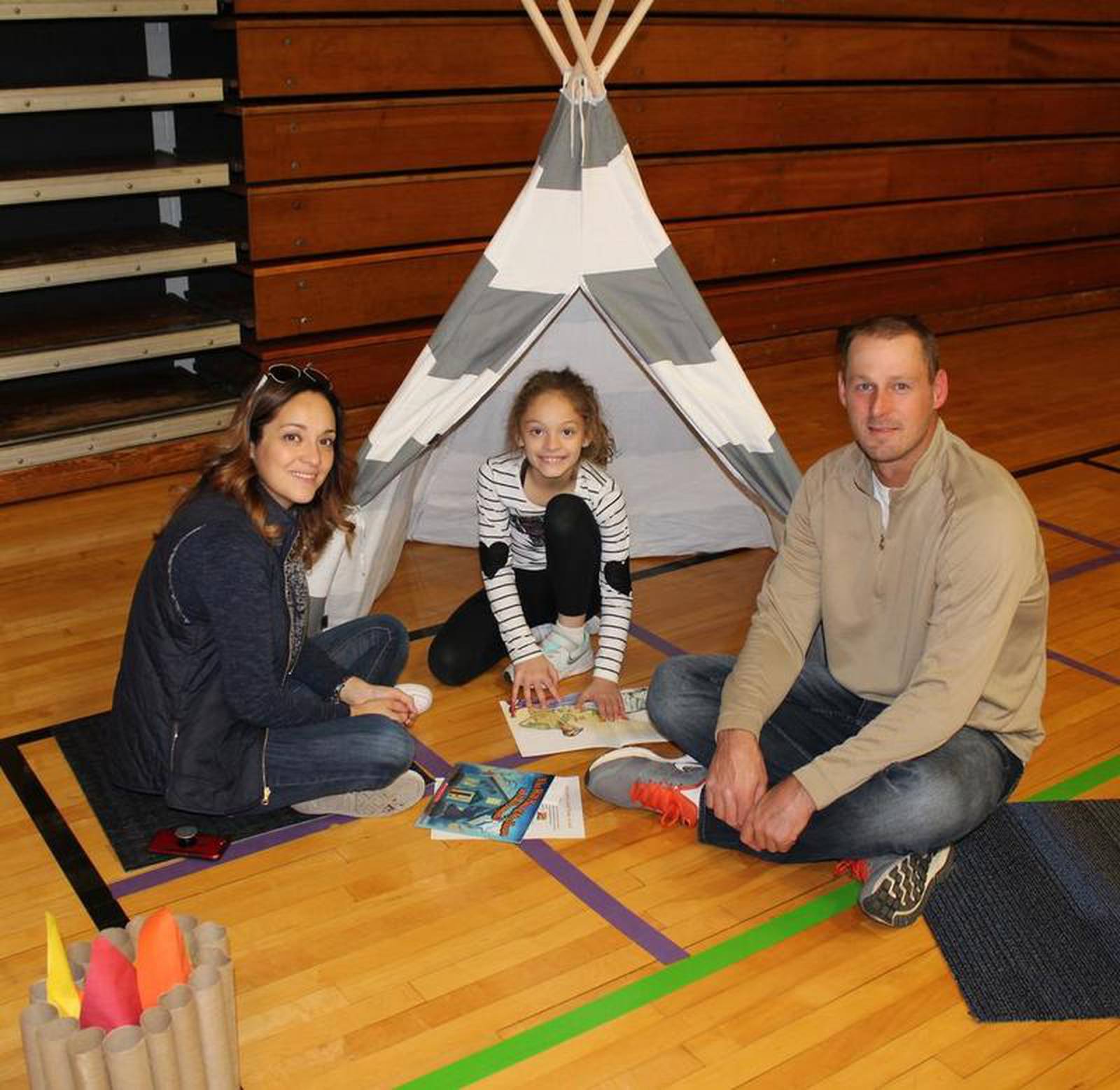Troy school hosted camping-themed literacy night – Shaw Local