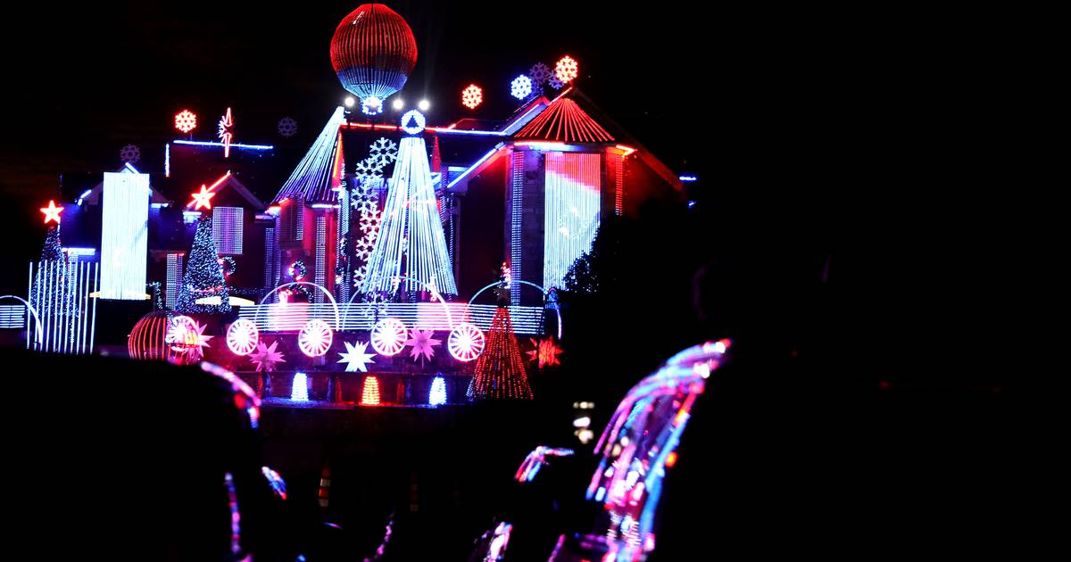 Larsen light show continues through Jan. 2 in Campton Hills, but will ...