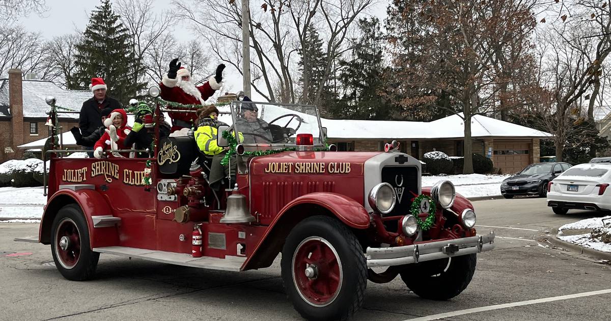 Santa Claus, Joliet city officials spread holiday cheer with small ...
