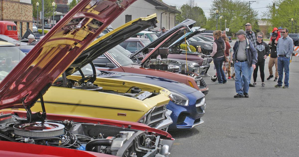 Photos: Sterling Main Street Car Show – Shaw Local