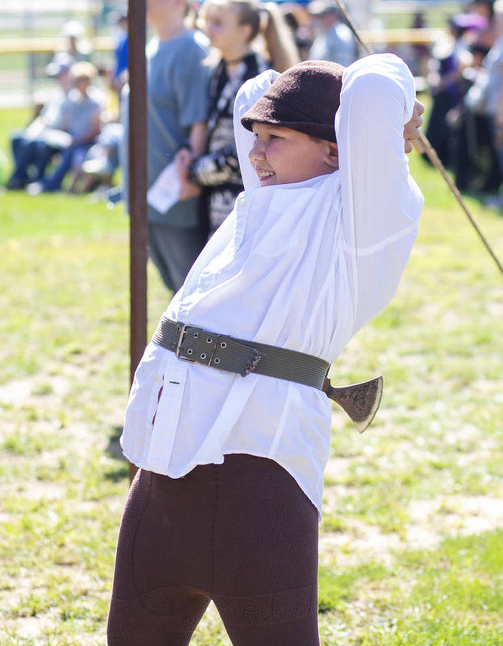 PHOTOS: Fire-eating and axe-throwing entertain at Marseilles ...