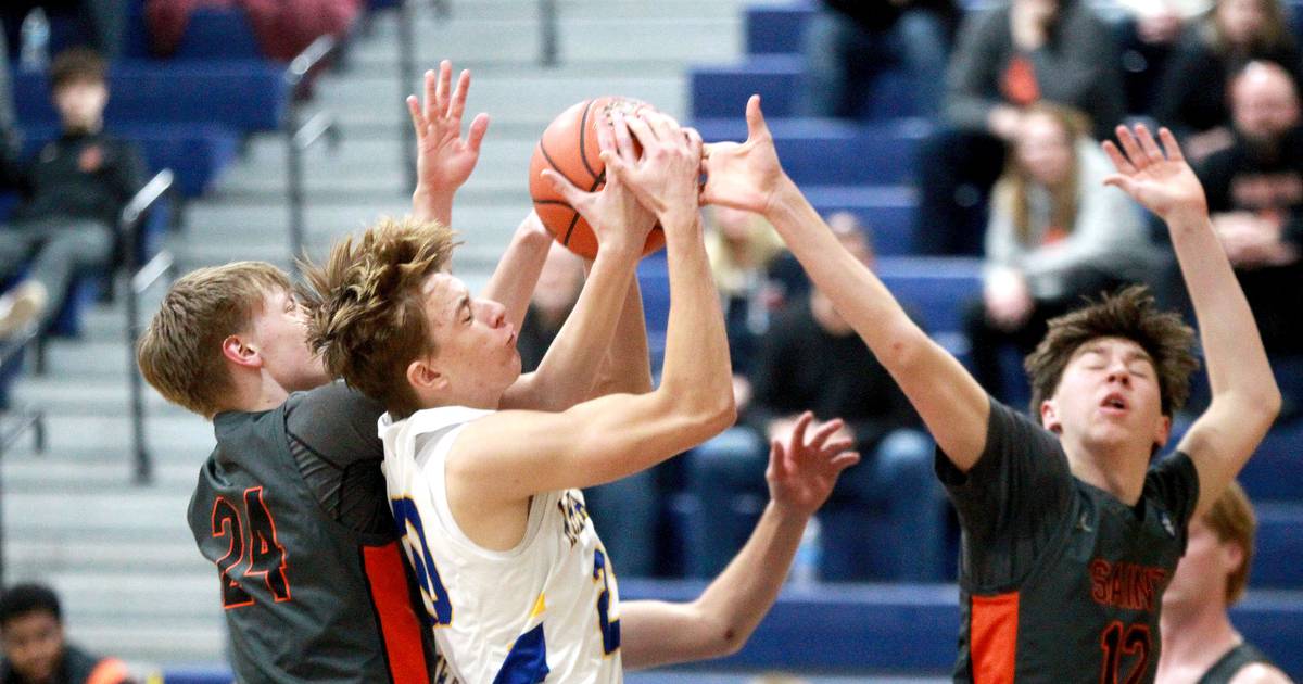 Photos: Wheaton North vs. St. Charles East in boys basketball – Shaw Local