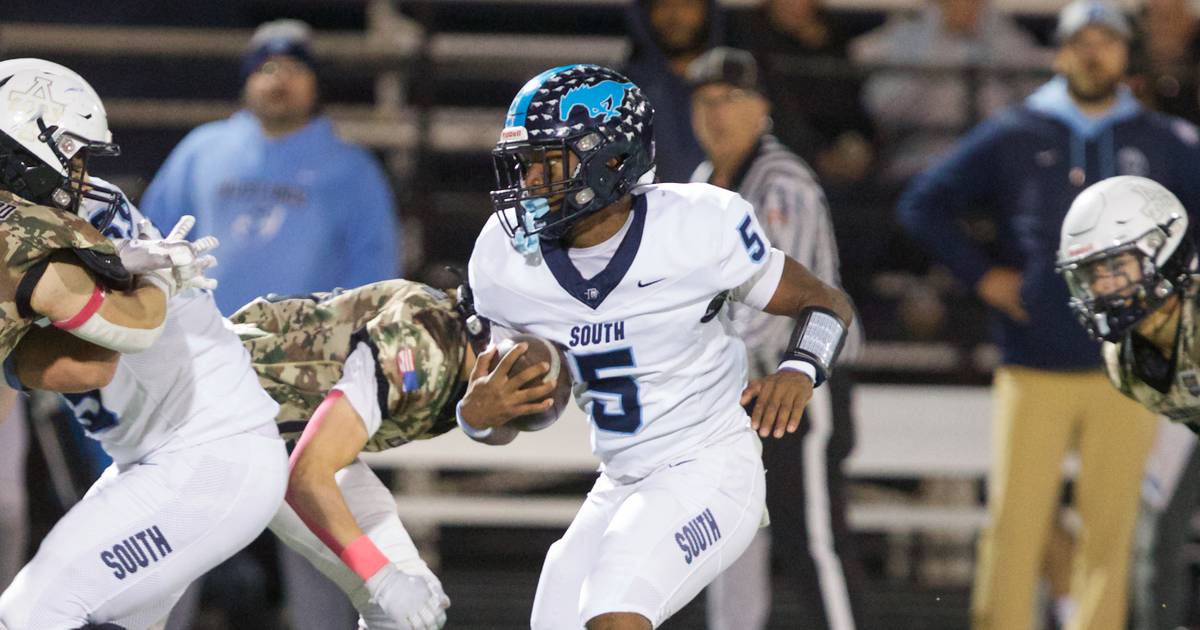 Kayden Smith, Downers Grove South run past Addison Trail, clinch West ...