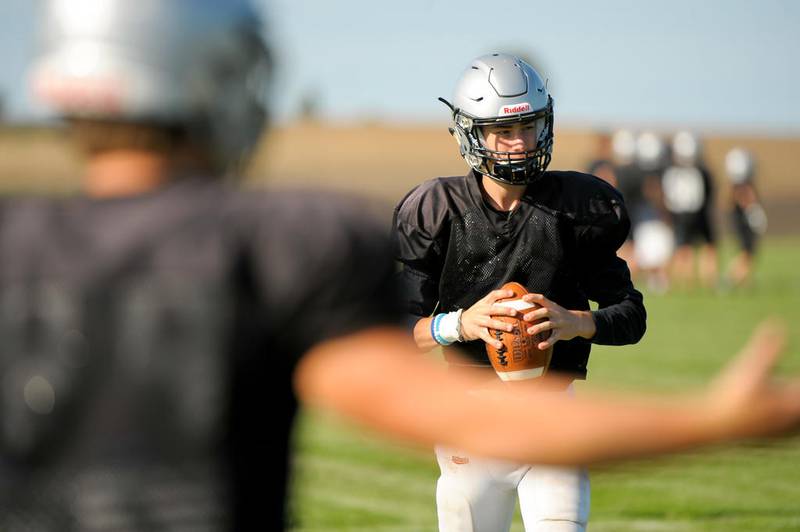 Joe Smith back under center as Kaneland Knights have high hopes for ...