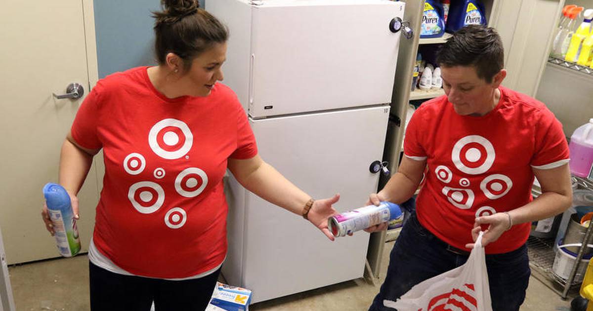 Volunteers chip in during MLK Winter Work Days – Shaw Local